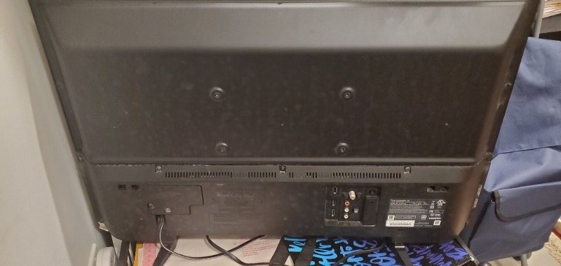 TV/TV Wall Mount/Remote Control/Movie/CD Player/CDs/DVD/VHS more | TVs ...