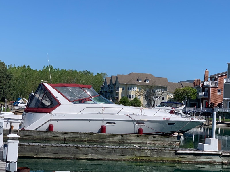 Chris Craft Continental 380 | Powerboats & Motorboats | Sarnia | Kijiji