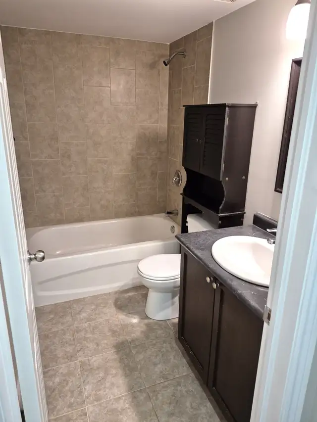 December: Ex-large and bright 2-bdrm apt on top floor of triplex | Long ...