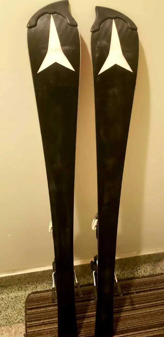 Skis alpin junior Atomic Redster SL taille 131 cm. | Ski | City of ...