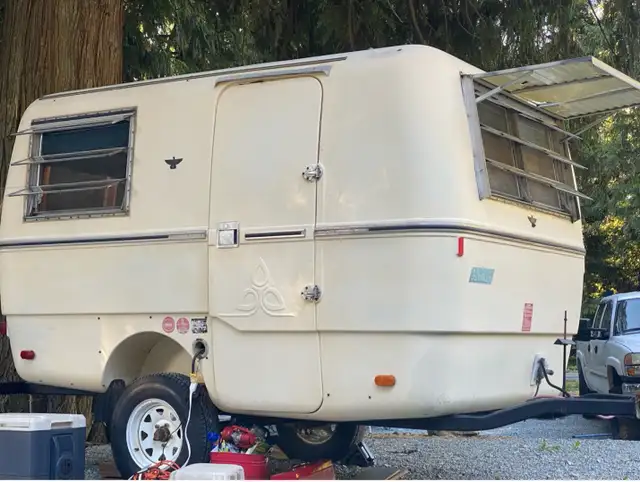 1973 Trillium 1300 | Bunkbed Model | Working Original Appliances ...