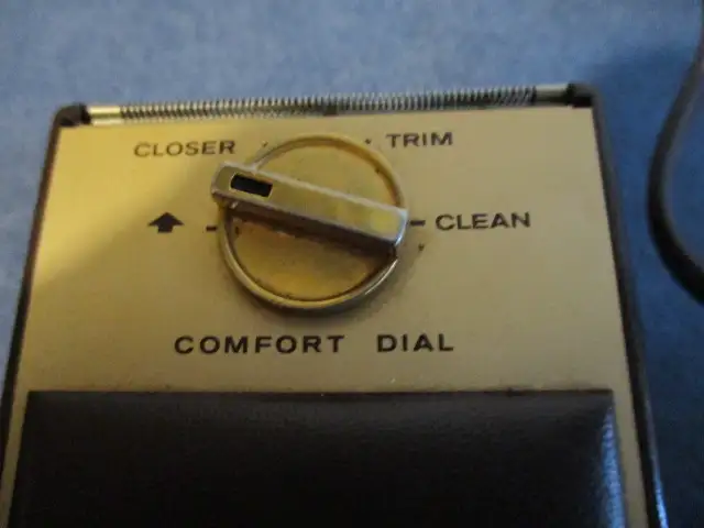 VINTAGE REMINGTON 9 ELECTRIC RAZOR-NO CHARGER-AS IS-COLLECTIBLE! | Arts ...