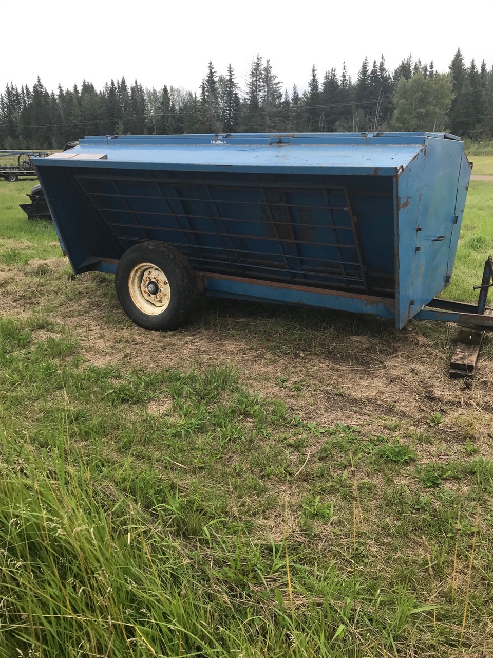 calf creep feeder | Livestock | Red Deer | Free local classifieds - Kijiji