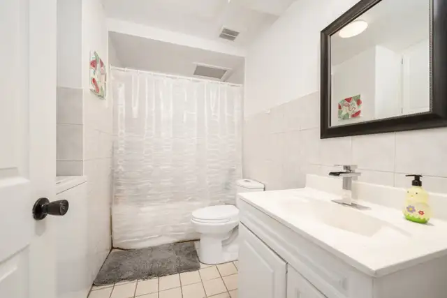 Grand 5 1/2 avec cour et garage | Long Term Rentals | City of Montréal ...