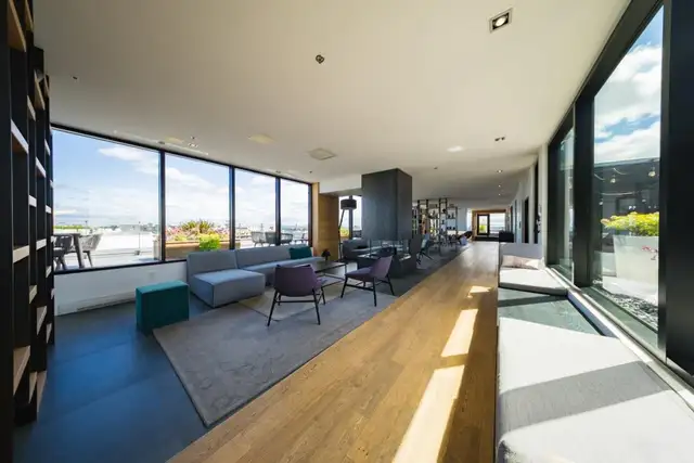 ⭐ Old Montreal ~ High-End 3 1/2 Condo ⭐ | Long Term Rentals | West ...