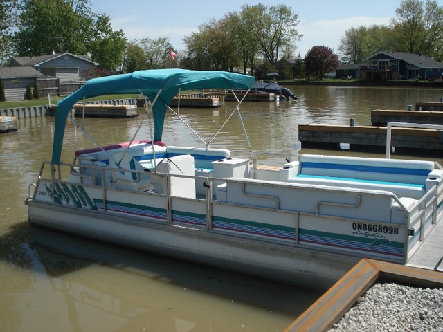 JC 240 neptune pontoon | Powerboats & Motorboats | Windsor Region | Kijiji