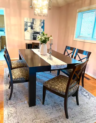 Solid wood dining table kijiji store