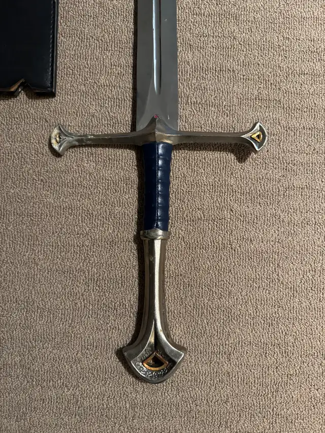 Lord Of The Rings Collectors anduril Sword Collectable | Arts ...