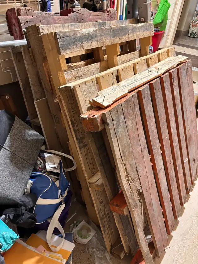 palette bois Skid wood | Outdoor Tools & Storage | City of Montréal ...