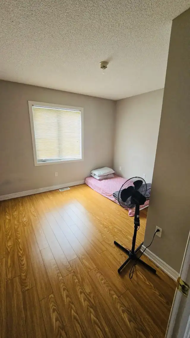 1 Private Room Available For Rent From 1st Feb Near Mavis/Hwy407 | Long ...