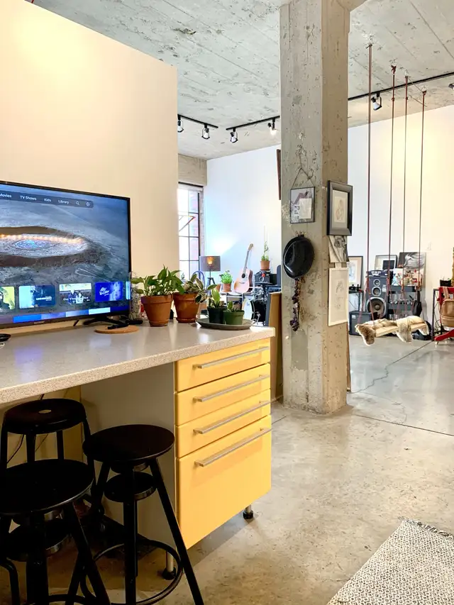 OLD PORT ARTSY LOFT IN HISTORIC BUILDING | Long Term Rentals | City of ...