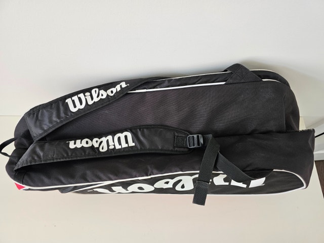 Wilson Tennis Racquet Bag with Large Side Pocket - 6 Racquets | Tennis ...