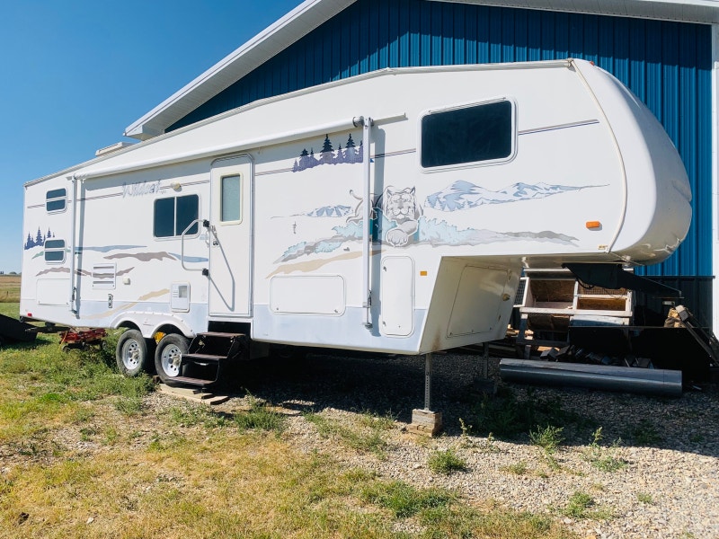 2004 Wildcat 5th Wheel Single Slide, Bunk Bed, lots of storage | Travel ...