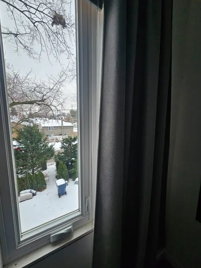 Female for Sheppard west and Dufferin/Subway station pvt Room | Room ...