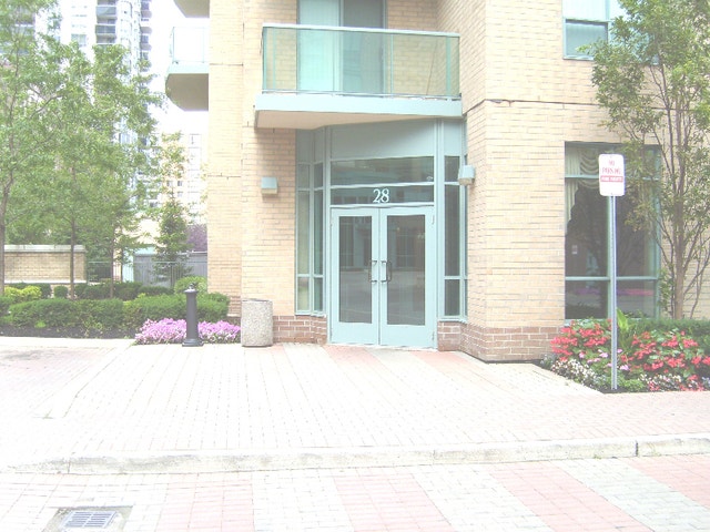 YONGE–FINCH Condo 1-bedroom corner unit, TTC-Subway at door | Long Term ...