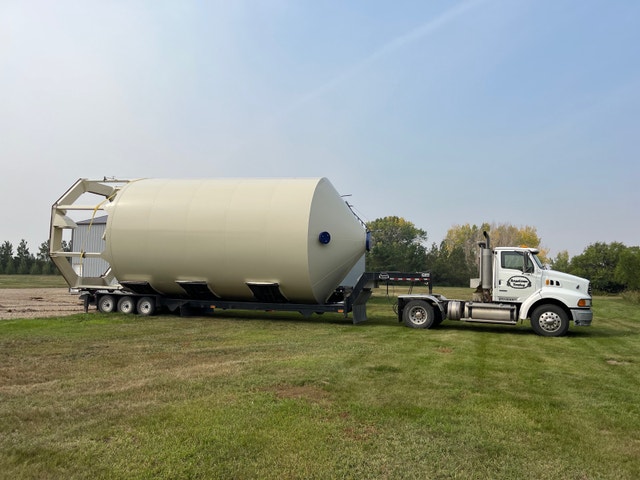 Drill Tractor Ritchie Grain Bin Hopper Hauling Combine Sprayer | Farming Equipment | Saskatoon ...