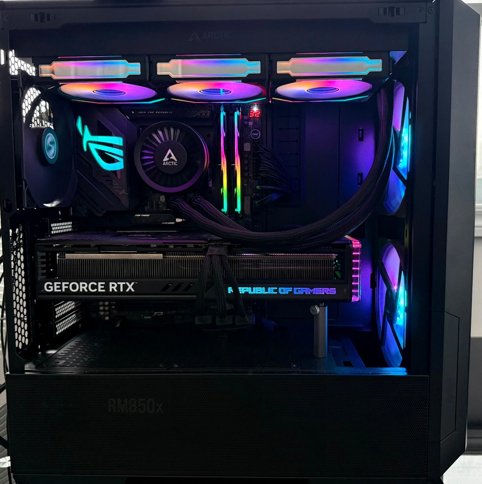 Gaming Setup Ensemble Complet (PC + Écran + Périphériques) | Desktop ...