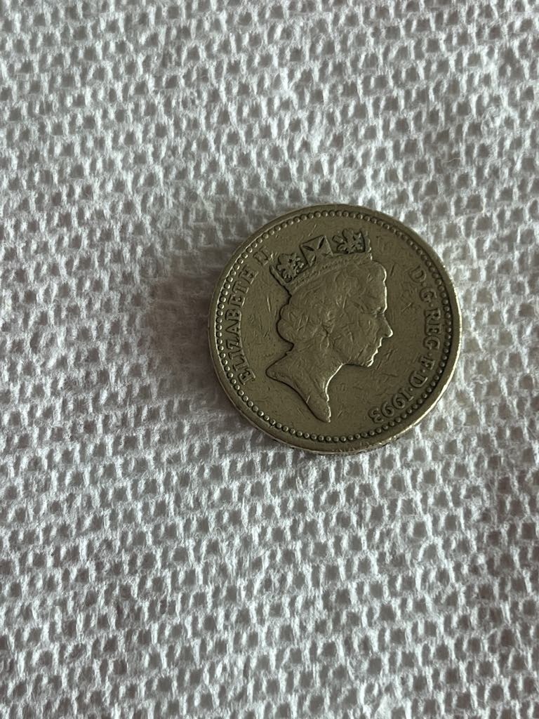 1993 One Pound Coin United Kingdom - Rare Error Coin - "Decus et | Arts ...