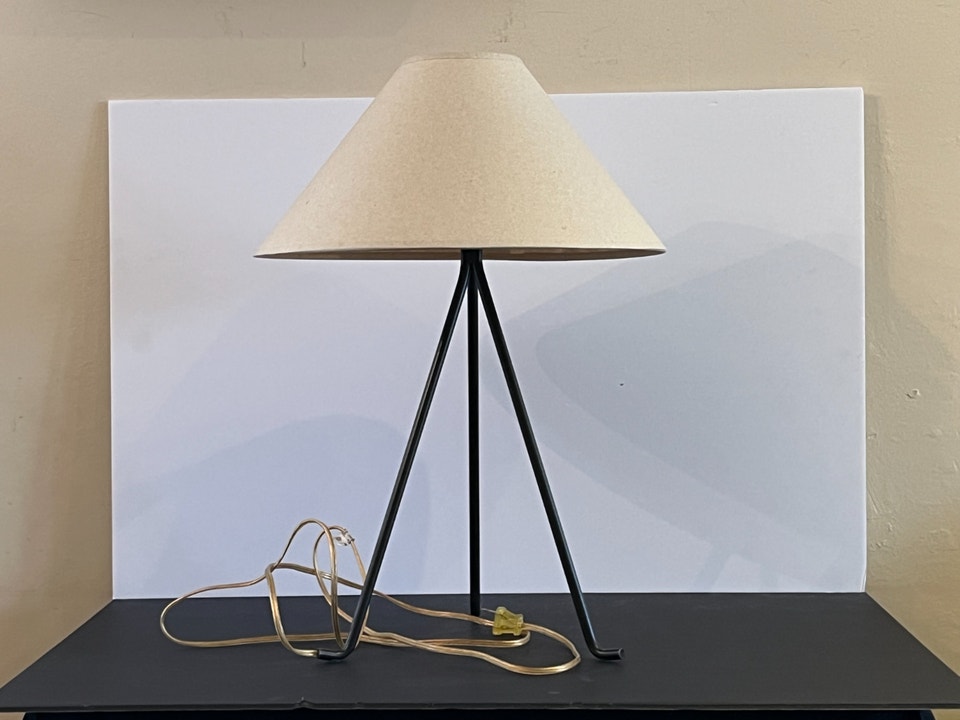 VINTAGE MID CENTURY MODERN TRIPOD TABLE LAMP CAST IRON FEET | Arts ...