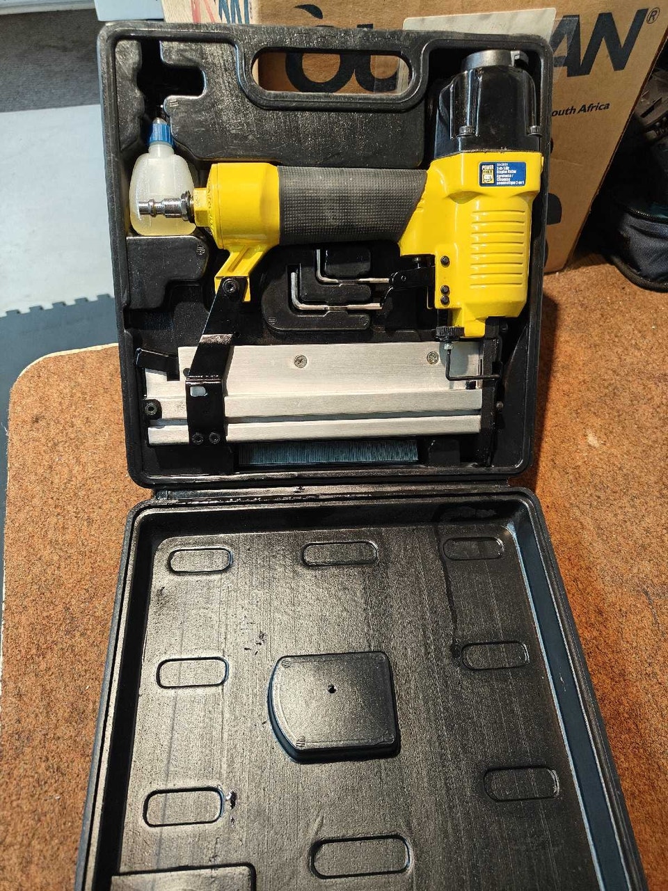 Power Fist 2-in-1 Air Nailer Stapler | Power Tools | City of Toronto ...
