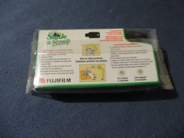 VINTAGE FUJIFILM SMILE & SNAP CAMERA-SEALED-SINGLE USE-ISO/400 | Arts ...