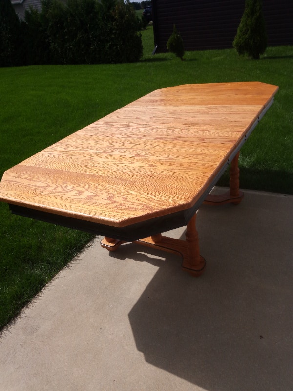 Refinished solid oak extendable dining table in golden oak color ...