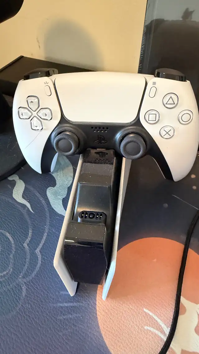 PlayStation 5 PRO with disc drive, games and charge stand | Sony ...