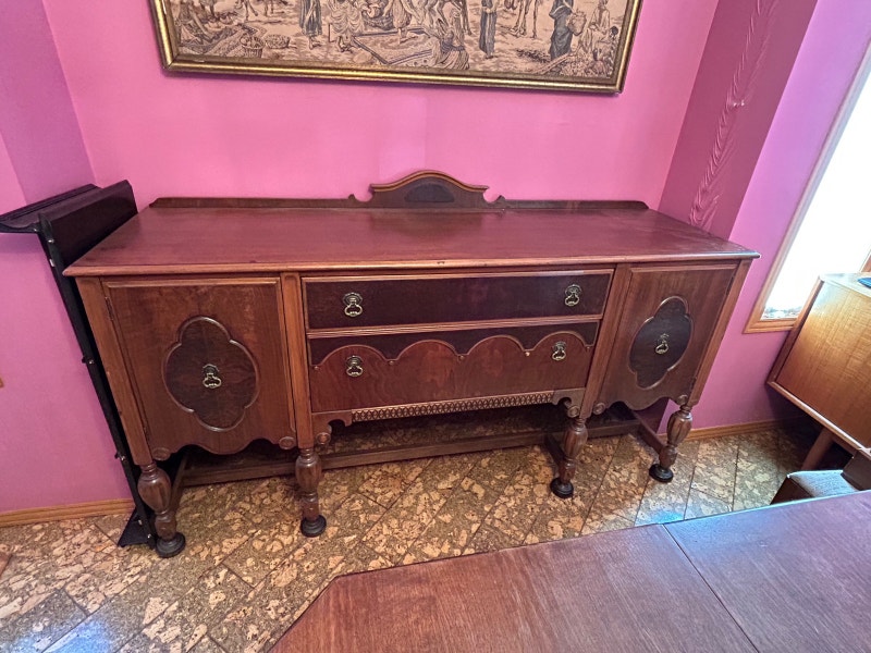 Antique Buffet and hutch | Hutches & Display Cabinets | Winnipeg | Kijiji