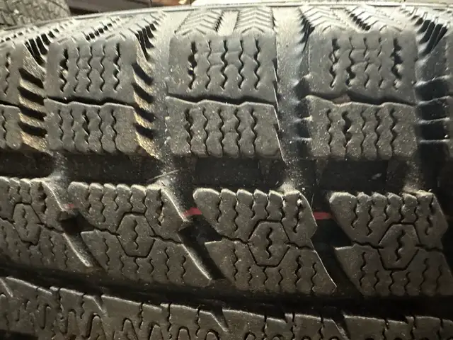 235/65R18x4 TIRES.ALMOST NEW.PNEUS D'HIVER. PRESQUE | Volunteers ...