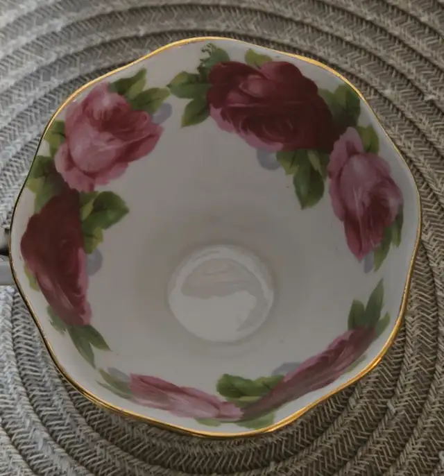 Beautiful 1940's Royal Albert "Old English Rose" Teacup & Saucer | Arts ...