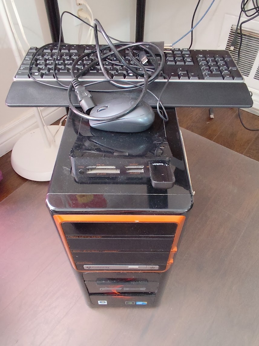 (Delivery) Desktop Computer Set | Desktop Computers | City of Toronto ...