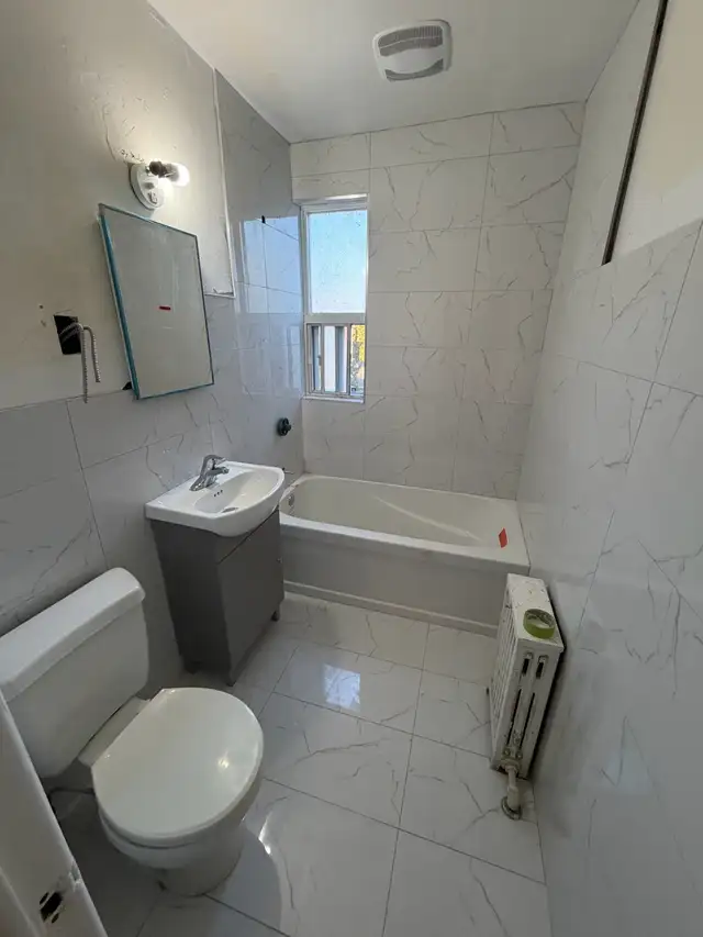 one Bedroom Unit - Steps to Lake Ontario | Long Term Rentals | City of ...