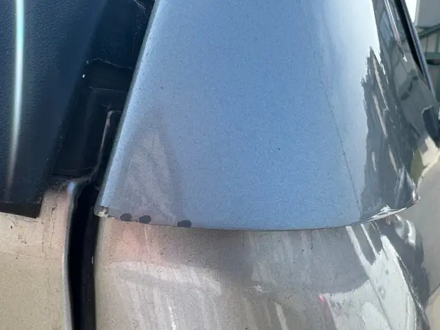 BULLDOG CS / LEER 100R Truck Canopy - Iconic Silver | Other Parts ...