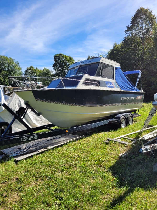 Starcraft Islander 261v hard top 26 pied | Vedettes et bateaux à moteur ...